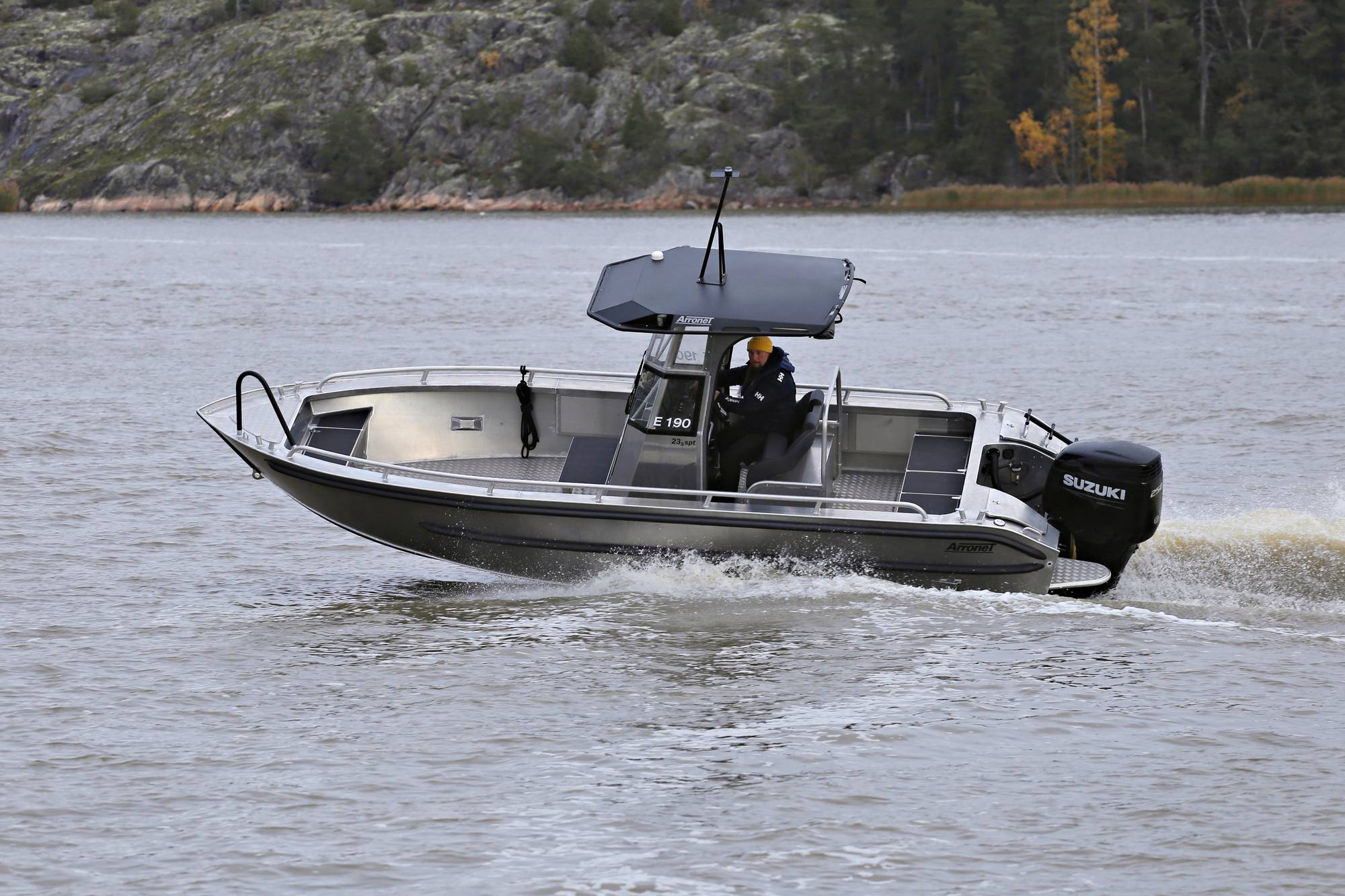 Arronet 23,5 spt 2 + Suzuki 250 hv – Mahdottoman mukava - Kipparilehti.fi